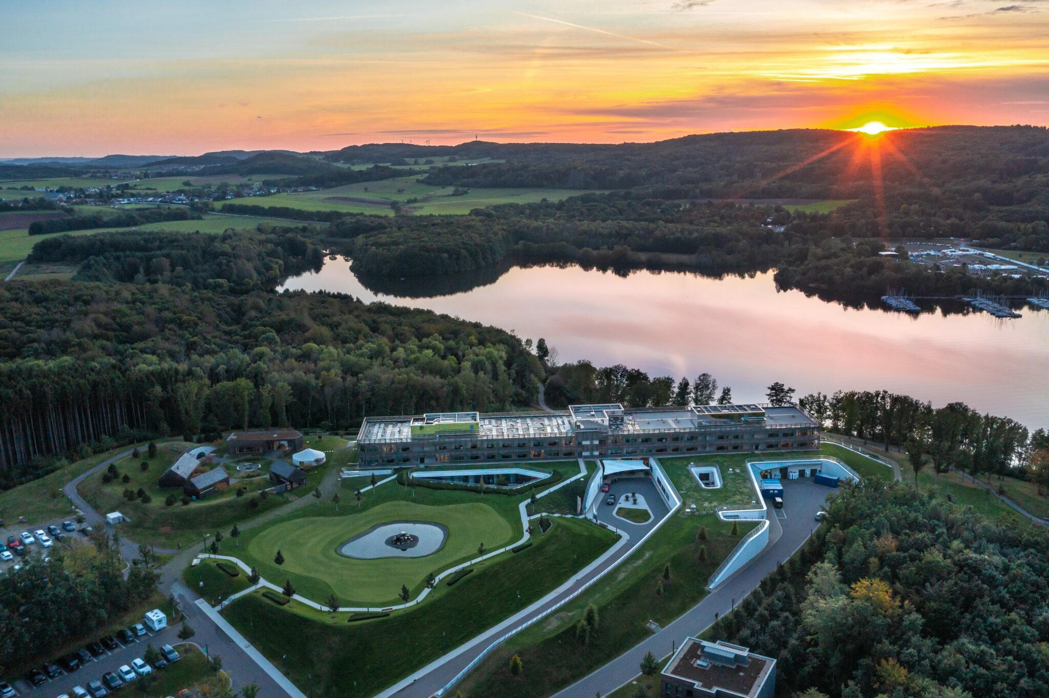 Seezeitlodge Hotel & Spa mit Golfpark Bostalsee – Simplygolf